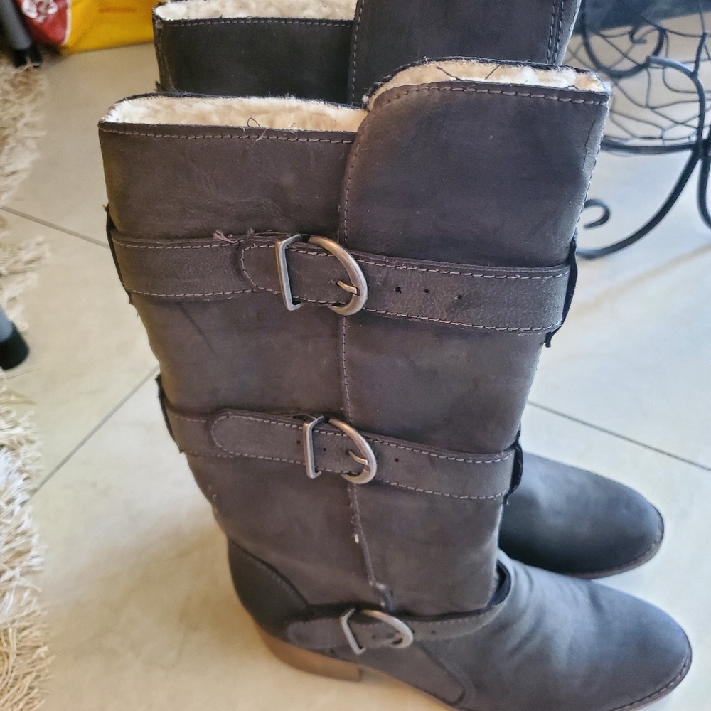 Brown Boots With Fuzzy Inside - Gem
